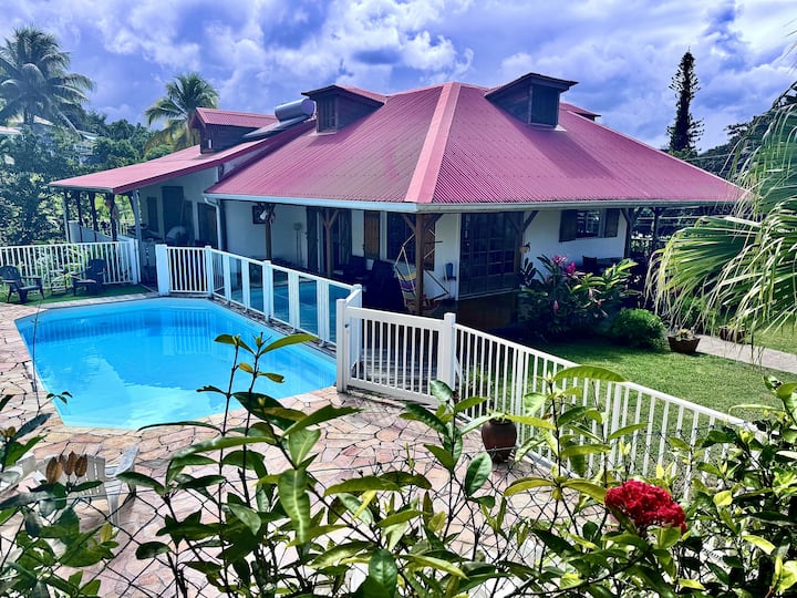 Grande Villa Avec Piscine - Guadeloupe