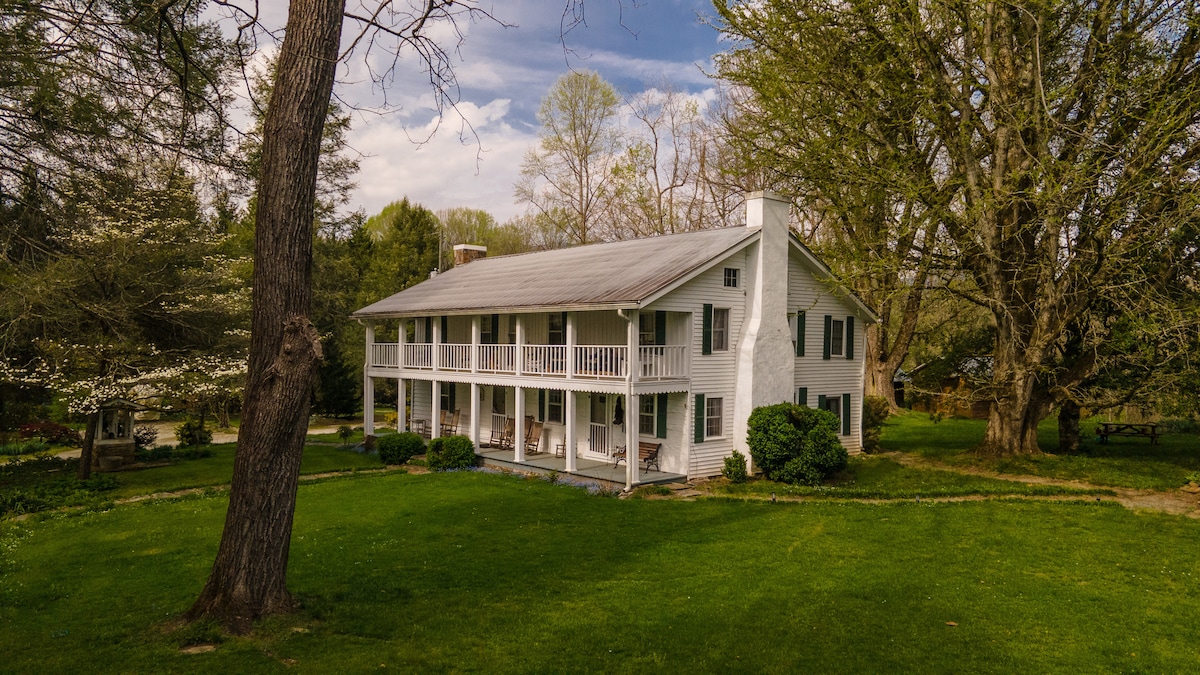 Historic Walker Inn - Houses for Rent in Andrews, North Carolina ...