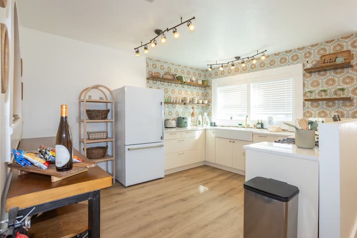 La Casa Bonita - 2bedroom, 1bath - Bradenton, FL