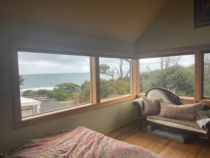 Starfish Manor - Lincoln City, OR