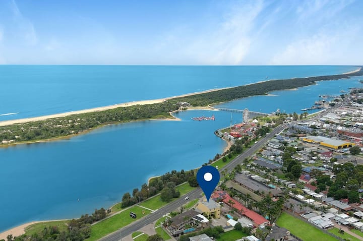 The Yellow Penthouse - Lakes Entrance