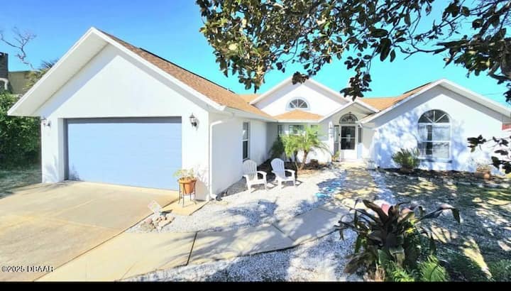 Steps To Beach - Ormond Beach, FL