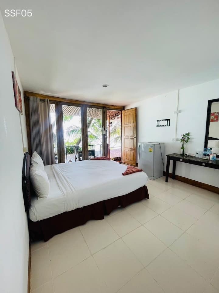 Superior Seafront Bungalow In Phi Phi - Ko Phi Phi Don