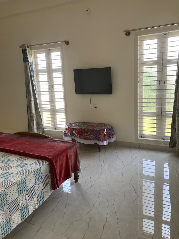 Omkara Stays - Non A/c Room. - Mysuru