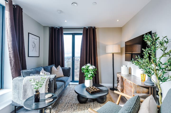 City Penthouse With Roof Terrace And Free Parking - Leeds