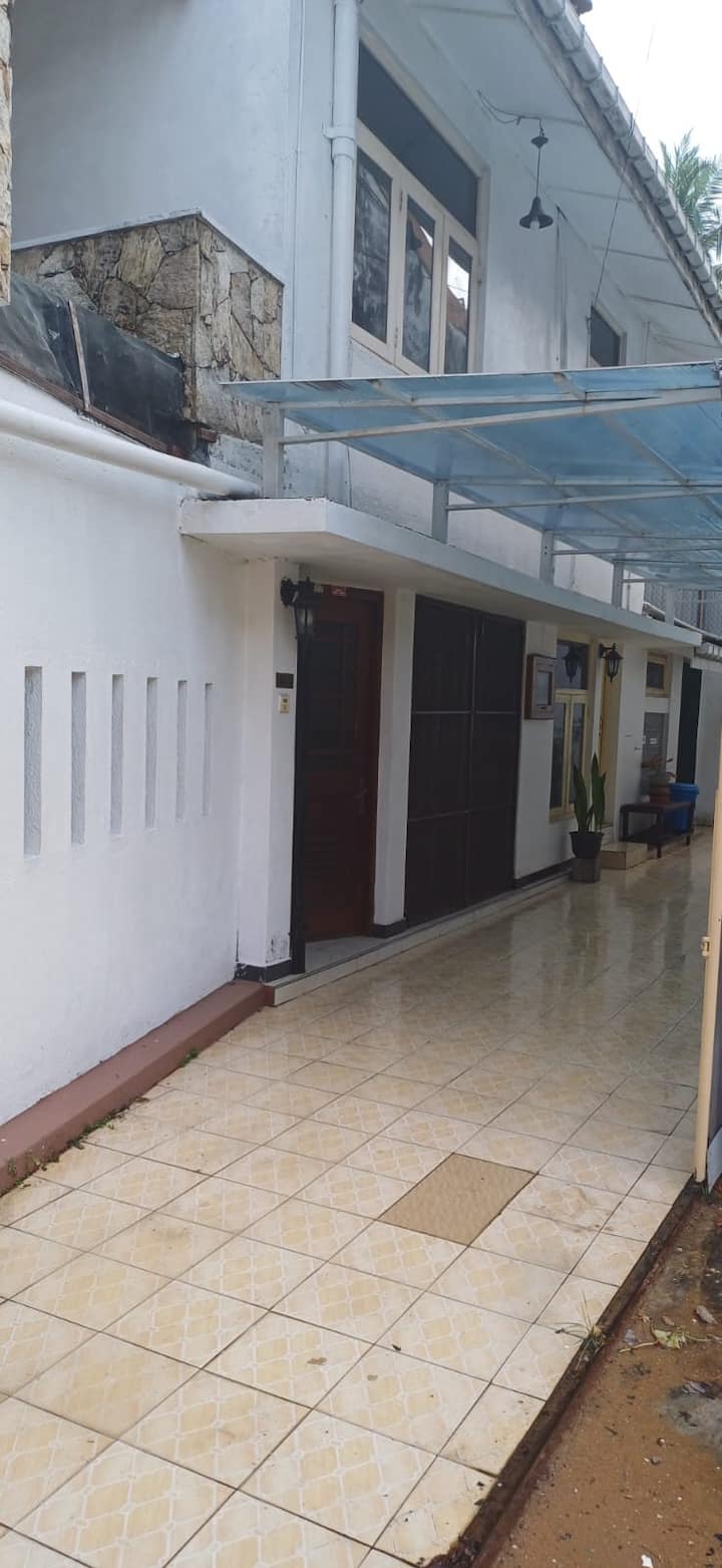Spacious & Stylish Villa For You - Colombo