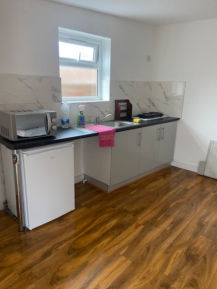 Kaifi House - Luton