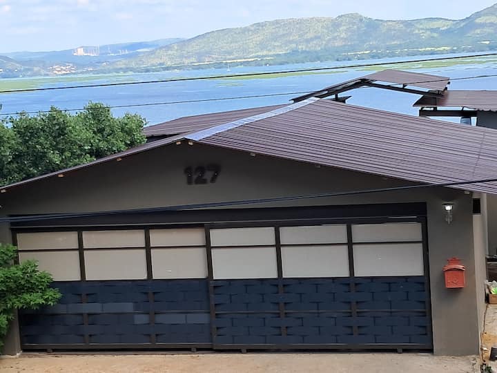 The Gallery Inn, Kosmos, Hbp - 哈特比斯普特