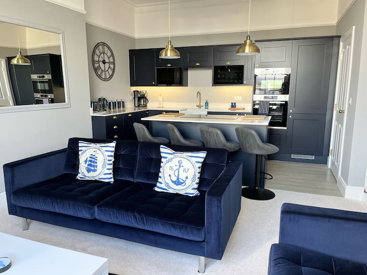 Exmouth 2 Bedroomed Seaview Apartment - Exmouth