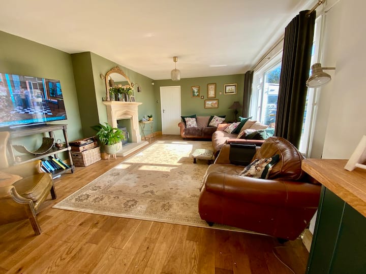 Sunny Corner - Spacious Bungalow - Helston