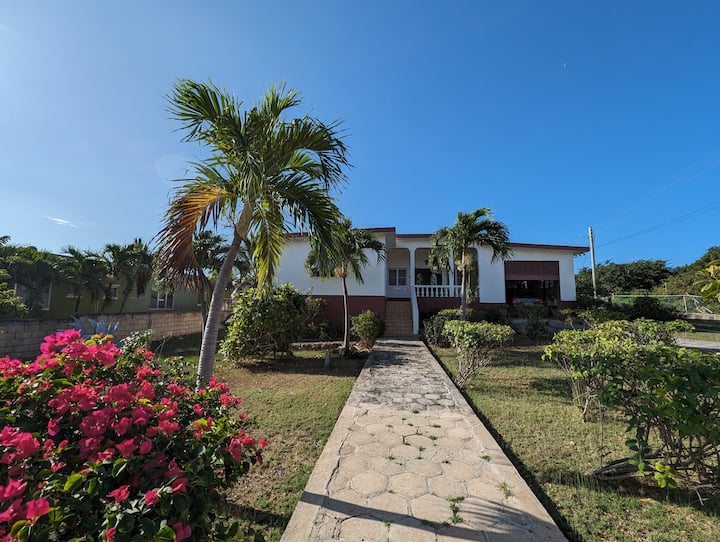 Charming 3 Bedroom Guest House - Anguilla