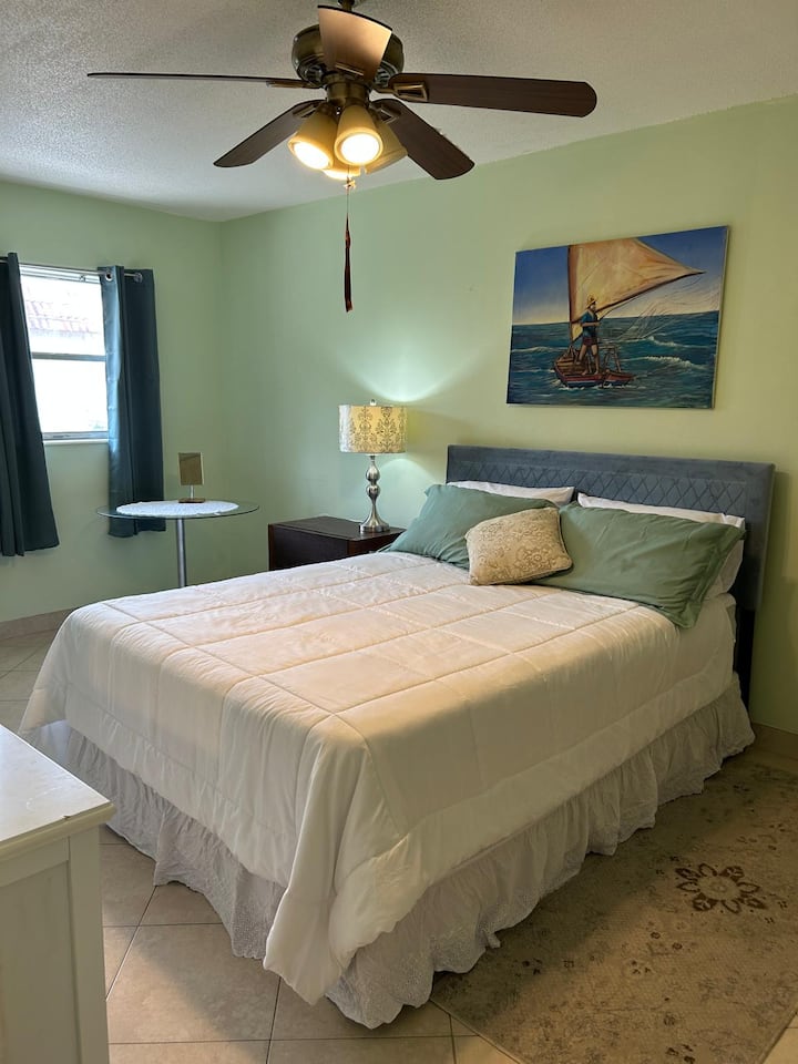 Nice Room In Boca Raton - Boca Raton, FL