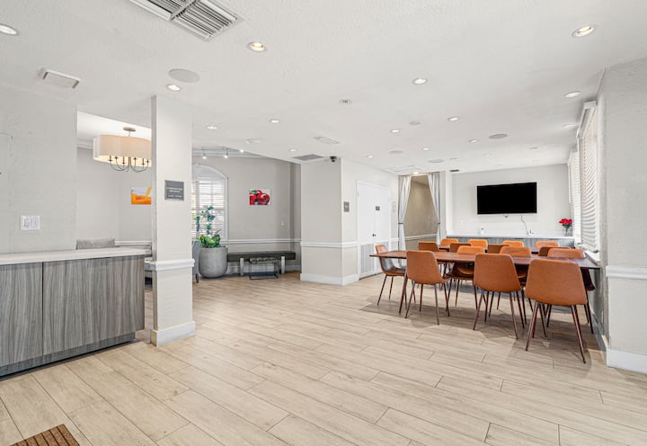 1323 Airport /Dania Point - Hollywood, FL