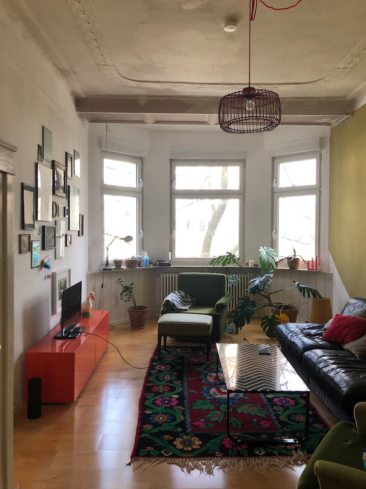 Zimmer In Jugendstil-wohnung - Stuttgart