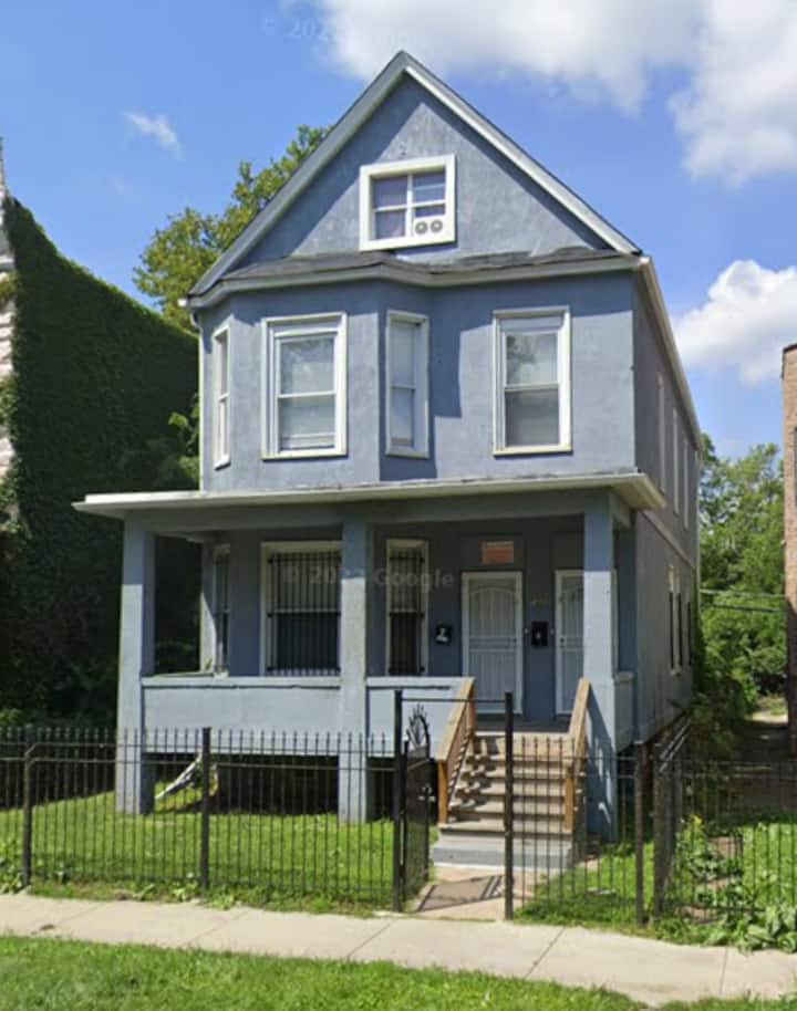 30 Min To Down Town, 4 Bedroom/1bathroom - Scottsdale - Chicago