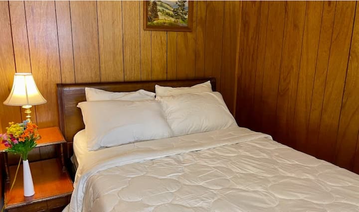 1 Bedroom Cottage #2: Ambleside - Bobcaygeon