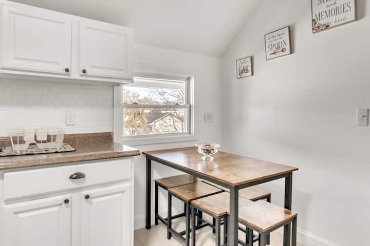 Relaxing Stay Near Nyc | Easy Access - Elizabeth, NJ