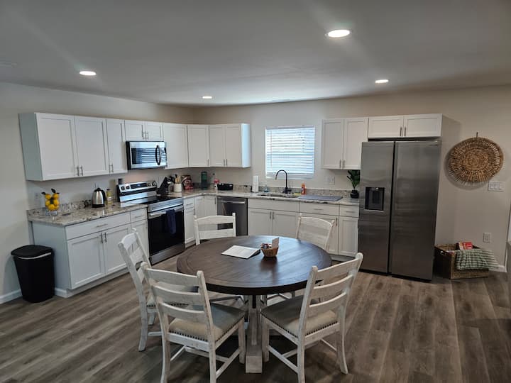 Cozy New Const. Ranch Near Park - Triangle Lake, Middletown