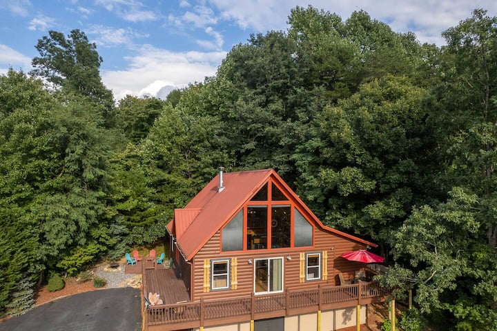 Animal House/ Kid & Dog Friendly - Cherokee, NC