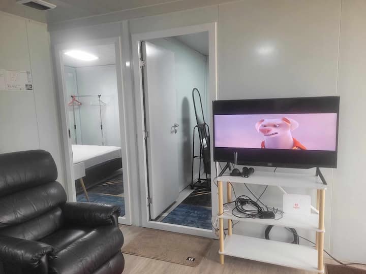 Avondale Place - Tonga