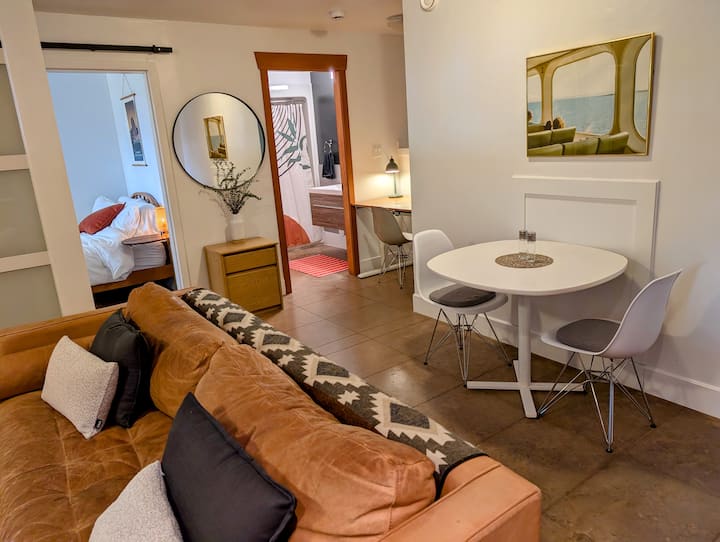Treetop Suite Near The Beach, Gibsons + Langdale - Bowen Island