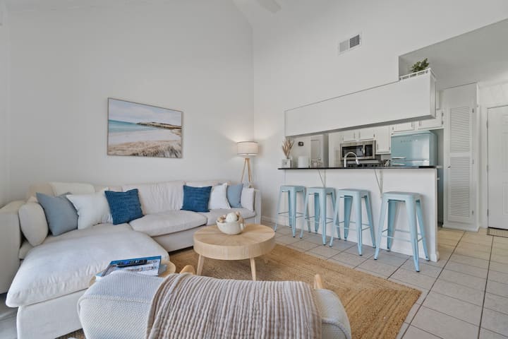 Beachfront 2br Condo + Loft - Gulf Shores, AL