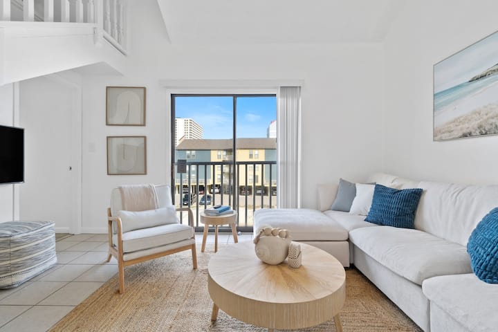 Beachfront 2br Condo + Loft - Gulf Shores, AL