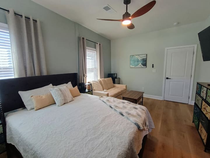 Fully Furnished Downtown Near Atrium & Piedmont  3 - Macon, GA