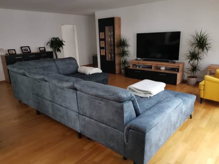 Modern & Spacious 2 Bed Apt - Winterthur