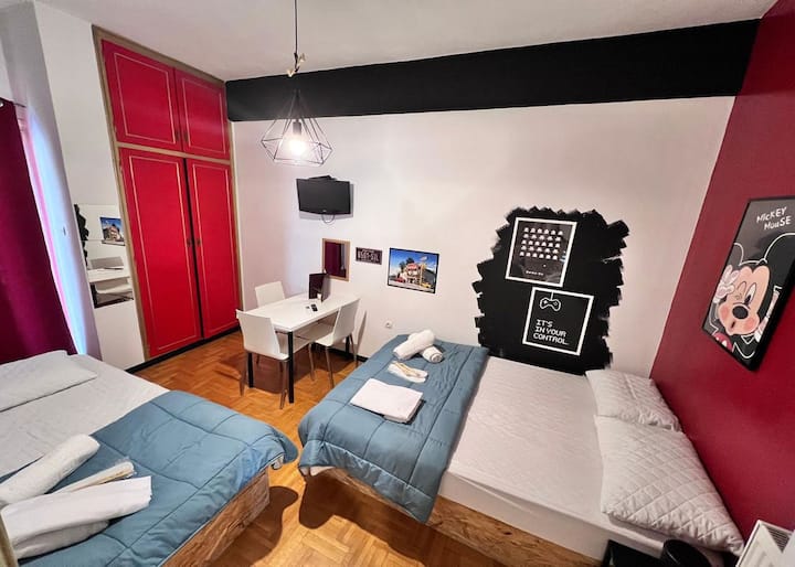 Popart Aura
~
Luxury Stay
~
Groups & Families - Milos