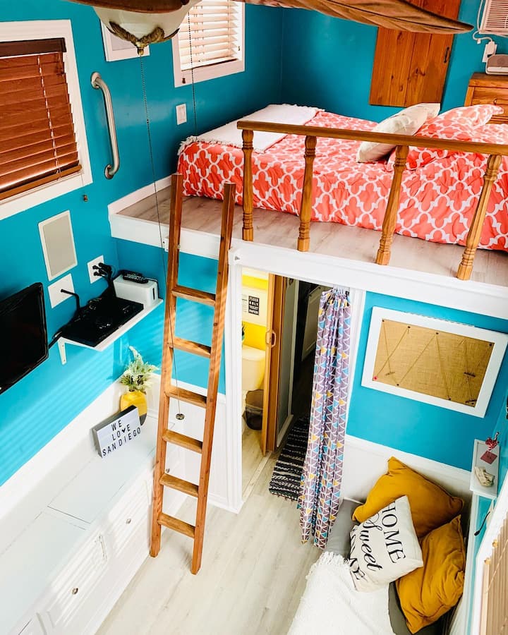 Traveler's Tiny Home Retreat- Centrally Located - San Diego, CA