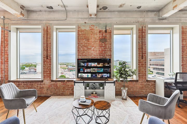 Lux Dtn Apt/ Pool/gym/theater Room - Dallas