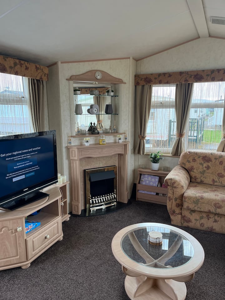 Karen’s Caravan - Abergele
