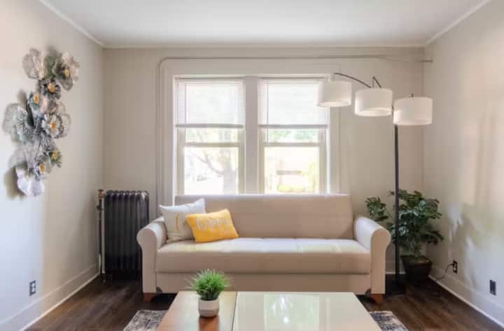Long Term 1bd With Free Parking - Dearborn, MI