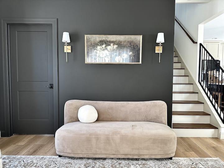 Charming Newly Renovated House | Hot Tub - Bremen, IN