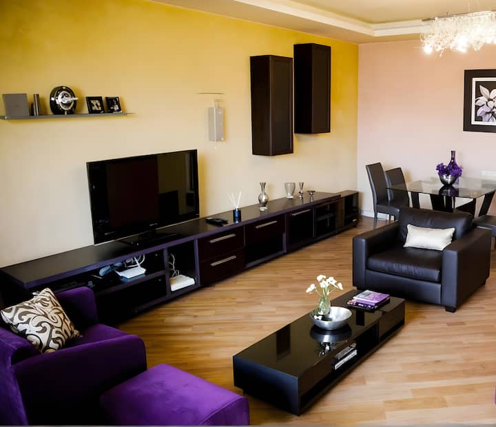 Near Opera Theater/self Check In - Jerewan