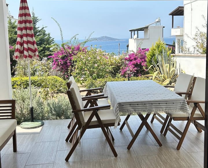 Denize 200 Metre Yakın 1+1 Tatil Evi - Akyarlar