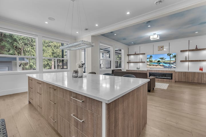 Sky-ceiling Luxury Mansion | Chef’s Kitchen - Surrey