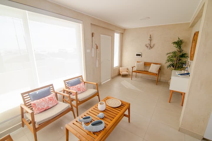 Stunning Beachfront Retreat W/wifi - Barranca