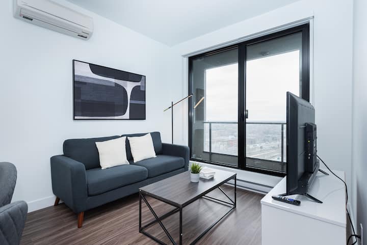 Upscale 2br | Bright | Prime Downtown Area - Montreal