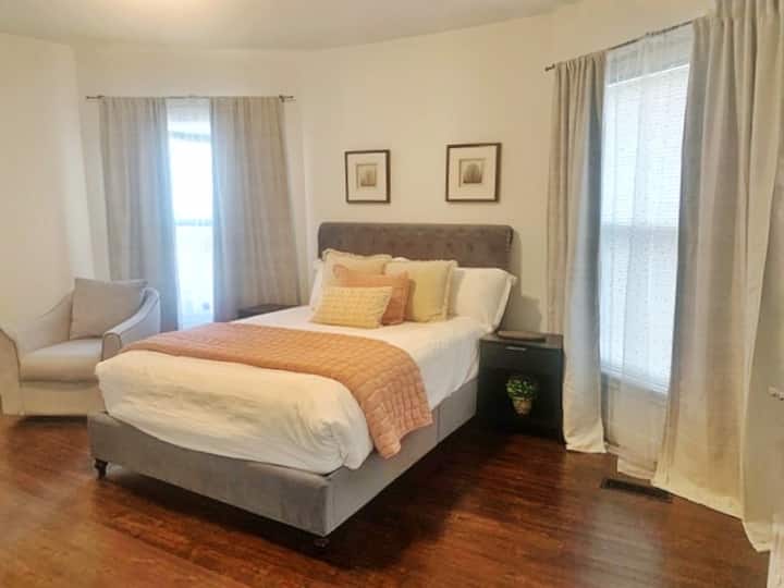 Springfield Haven - Charming - Springfield, IL