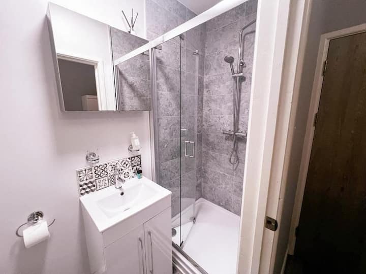 En-suite Rooms In City Center - Coventry