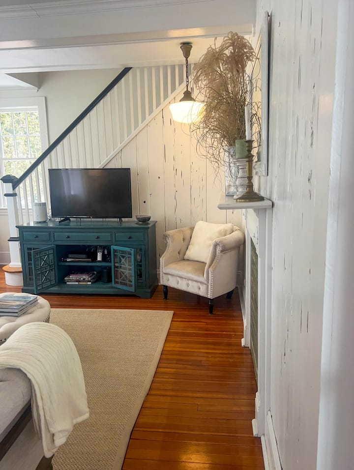 Charming House Near Village And Park In Huntington - Huntington, NY