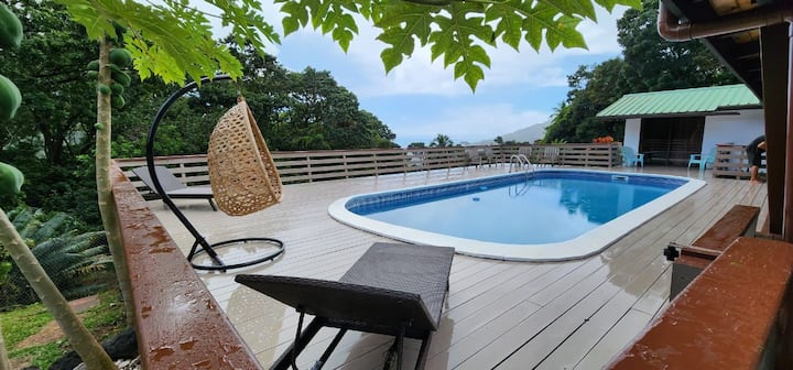 Lit En Dortoir Mixte Avc Piscine - French Polynesia