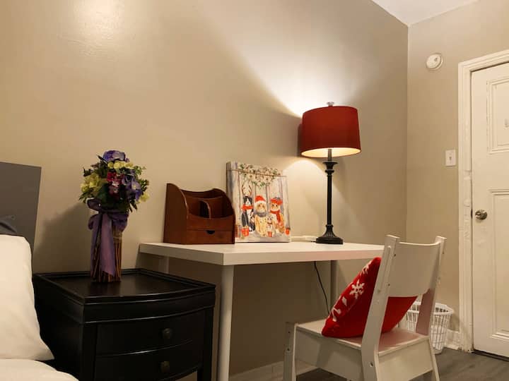 Uinn-at Upenn; 3-a, Close To Upenn / Drexel Campus - Bryn Mawr, PA