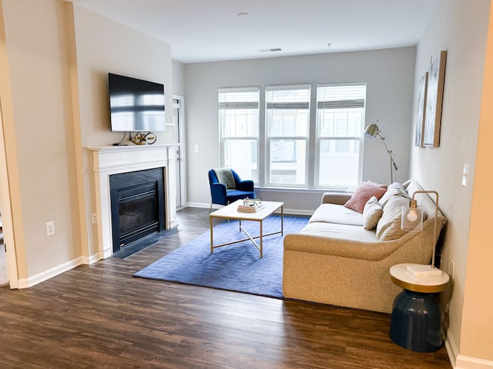 Luxy & Airy 2br|2bth Gym+pool Near Mosiac District - Fairfax, VA