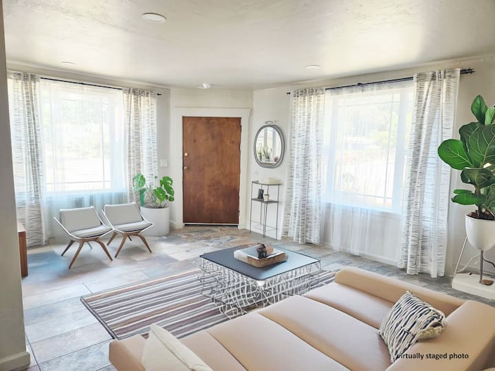 Cozy Maxwell Park Retreat - Oakland, CA