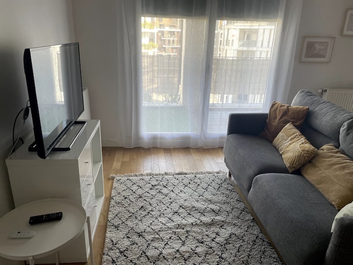 Studio Lumineux Avec Garage Sur Demande - Lyon