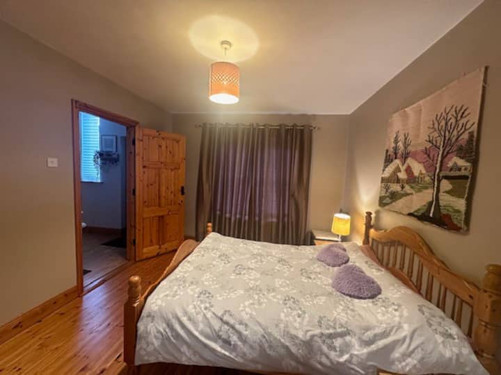 "Private Room + Bath | Quiet & Budget-friendly" - Enniscrone