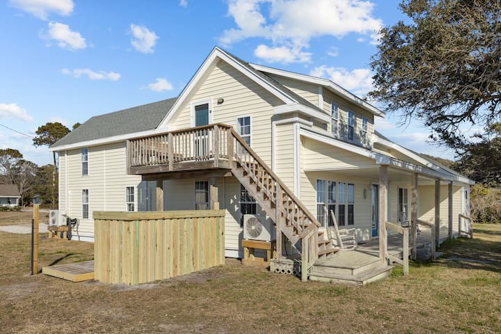 Water Front "Sound Quarters" - Beaufort, NC